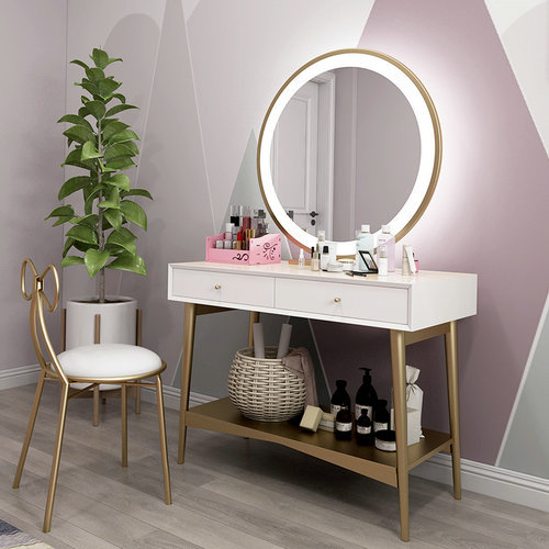 The dressing table of the lady